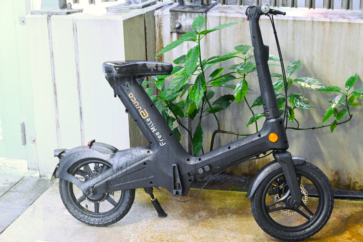 特定小型原付は自賠責保険の加入が必須！保険料も紹介 | FreeMile Blog｜特定小型原付・電動自転車・電動バイク情報